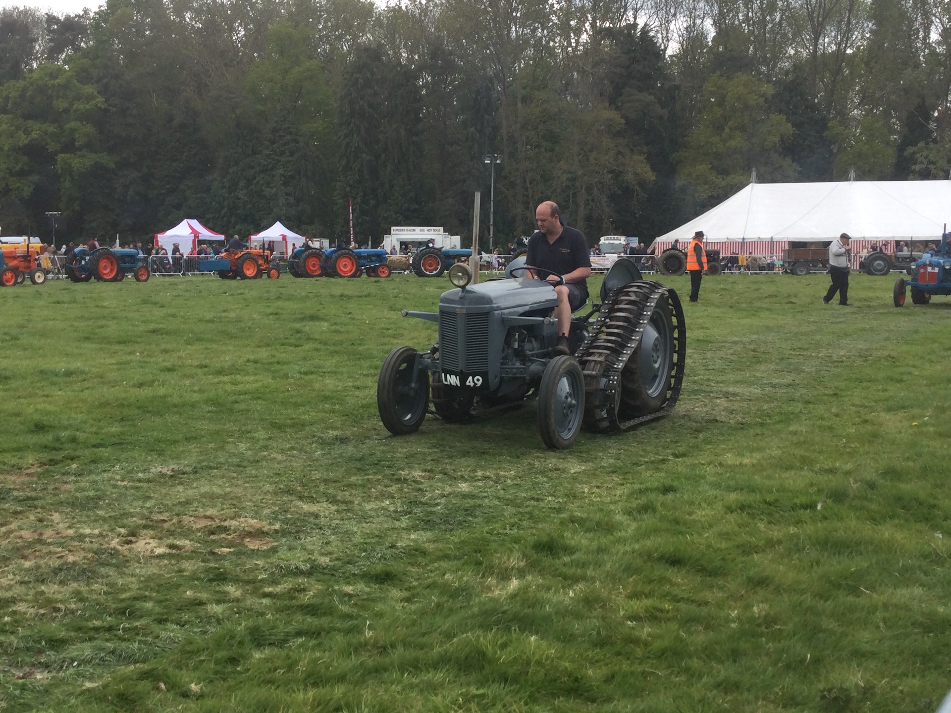Stradsett Park Vintage Rally 2022 – The Vale of Belvoir Machinery Group