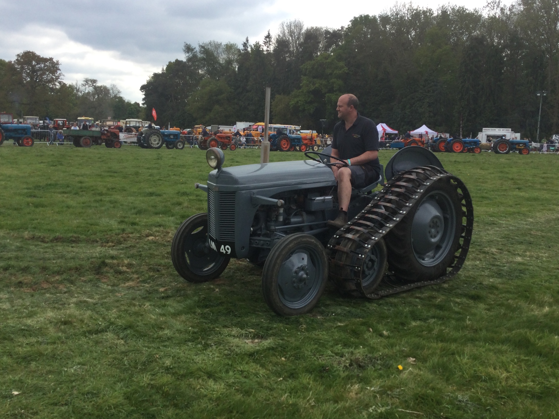 Stradsett Park Vintage Rally 2022 – The Vale of Belvoir Machinery Group